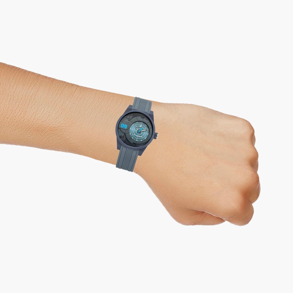 Buy FASTRACK Trendies Men Water-Resistant Analog Watch - NR38058PP01 ...