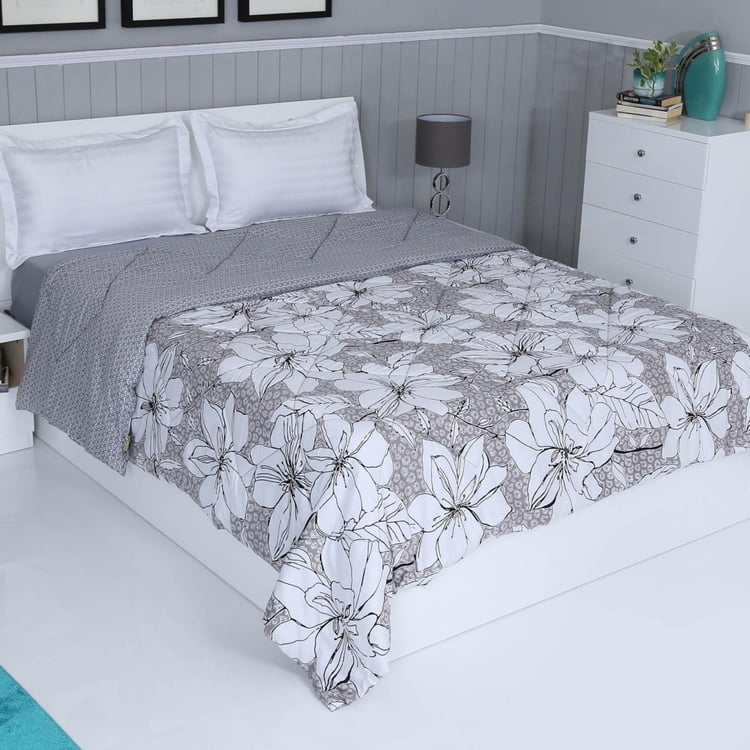 Buy Matrix Gosford Double Bed Comforter from Home Centre at just INR 4999.0