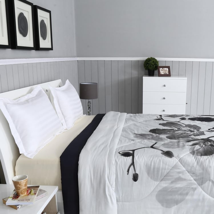 Buy Matrix Flint Double Bed Comforter from Home Centre at just INR 5999.0