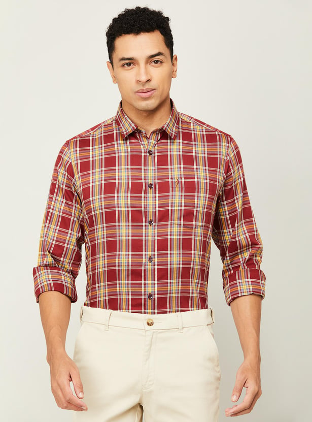 Buy INDIAN TERRAIN Men Checked Slim Fit Casual Shirt from Indian ...