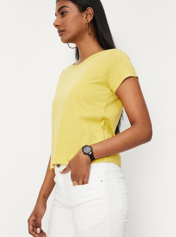 Buy Women Solid Round Neck T-shirt Online at just Rs. 199.0 - 1000011980393 | Max Fashion