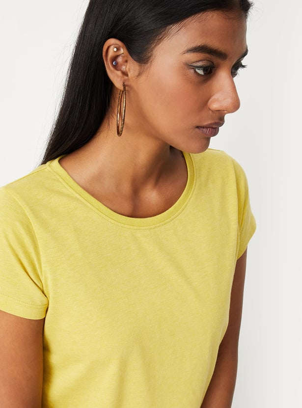 Buy Women Solid Round Neck T-shirt Online at just Rs. 199.0 - 1000011980393 | Max Fashion