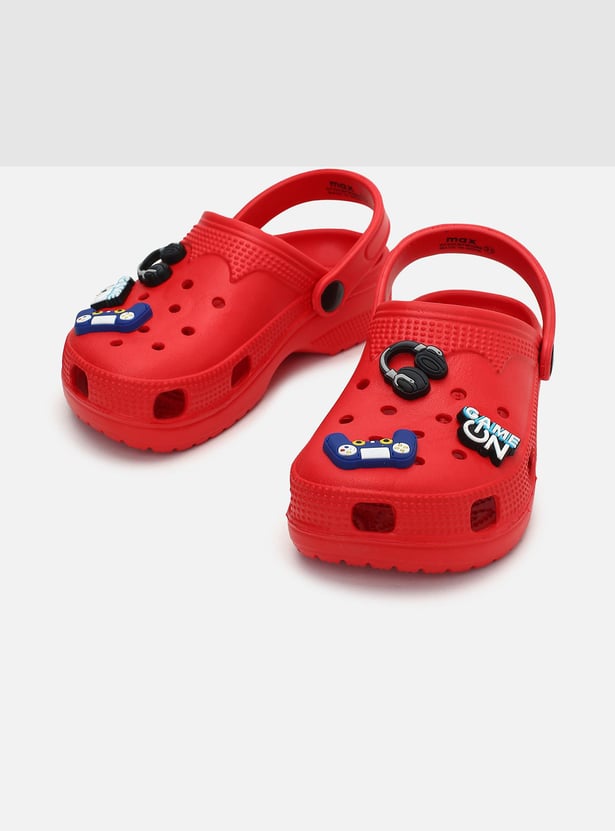 Buy Boys Textured Clogs with Jibbits Online at just Rs. 499.0 ...