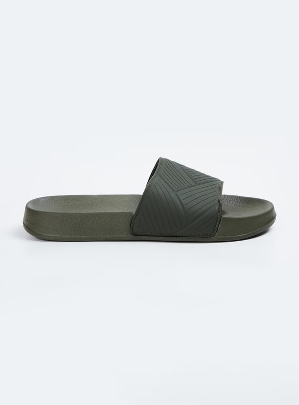 Buy Men Textured Slide Sandals Online at just Rs. 599.0 - 1000012421042 ...