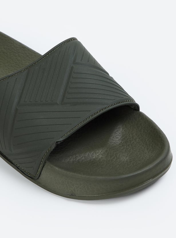 Buy Men Textured Slide Sandals Online at just Rs. 599.0 - 1000012421042 ...