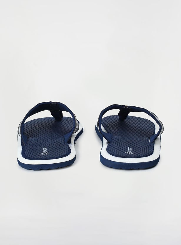 Buy Men Textured V-Strap Slippers Online at just Rs. 499.0 ...