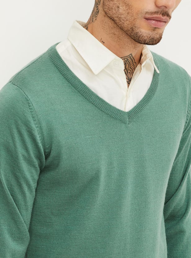 Buy Men Slim Fit Solid Sweater Online at just Rs. 999.0 - 1000012936539 ...