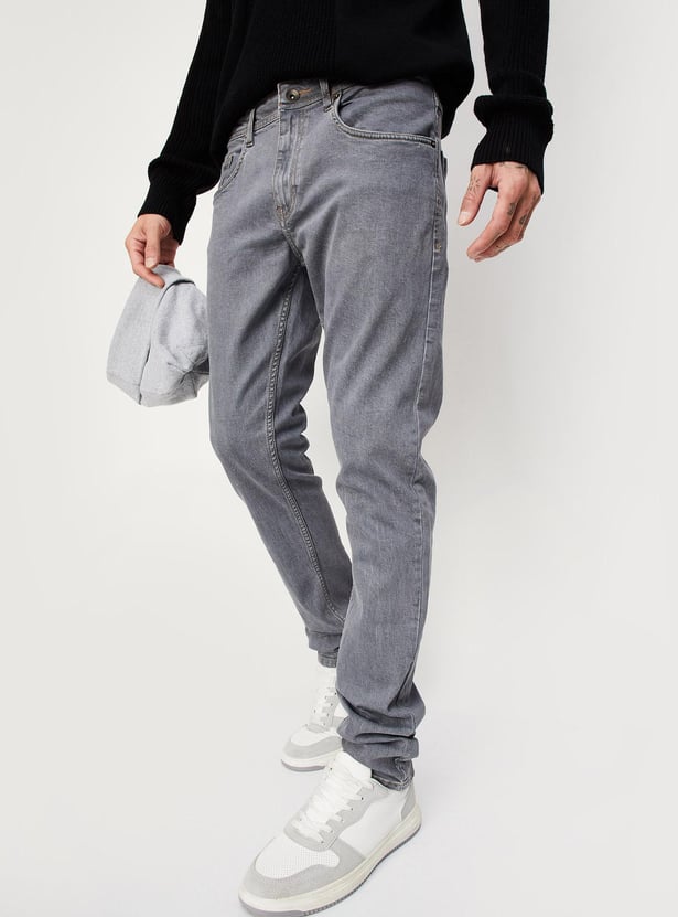 Buy Men Carrot Fit Washed Jeans Online at just Rs. 1299.0 ...