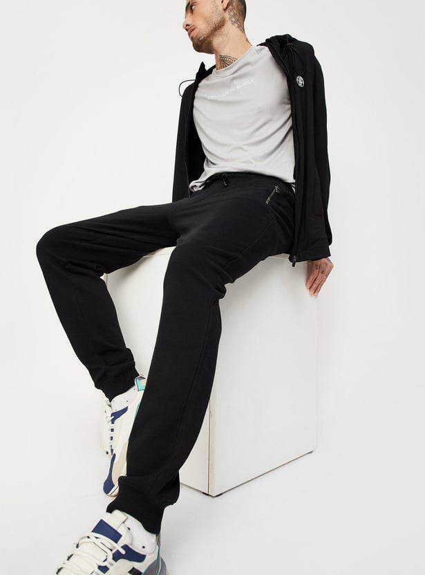 Buy Men Solid Elasticated Joggers Online At Just Rs 9990 1000013188698 Max Fashion
